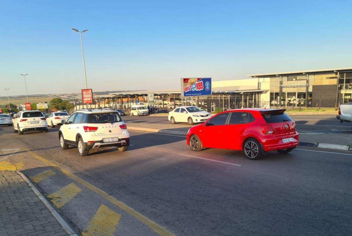 Midrand – Lever Road B - Rentabillboard